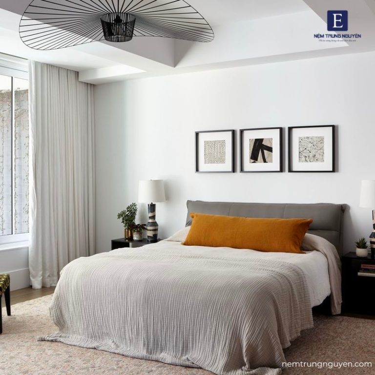 Ngủ nên quay đầu hay chân ra cửa? Nên chọn hướng ngủ nào tốt?